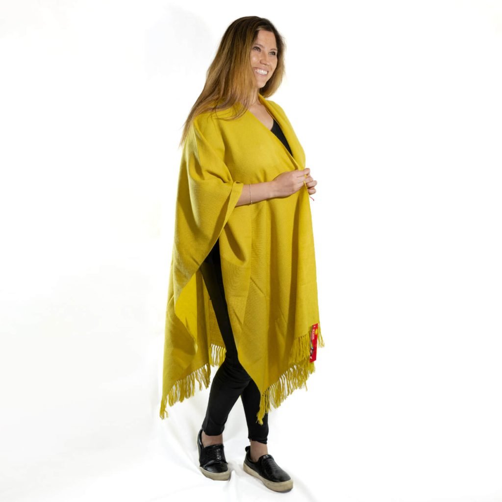 Alpaca Ruana Loom - LAM Bolivia